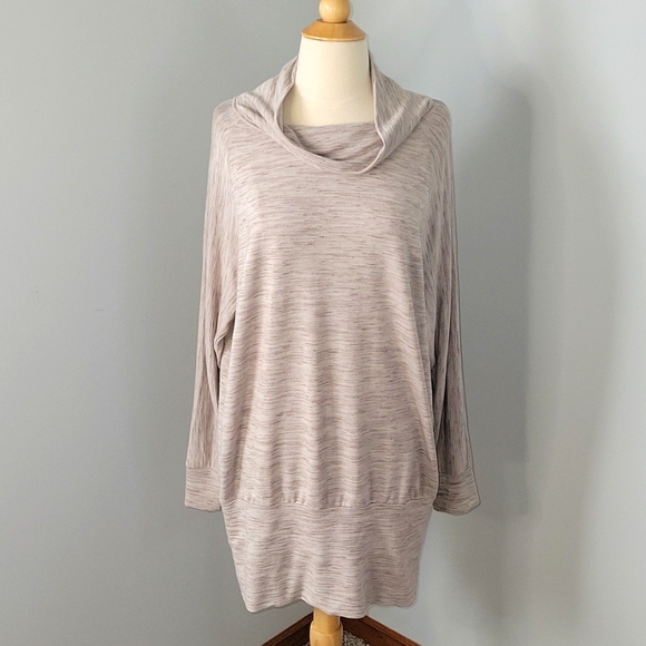 VENUS | Tops | Venus Long Sleeve Tunic With Keyhole Back Womens Size M ...